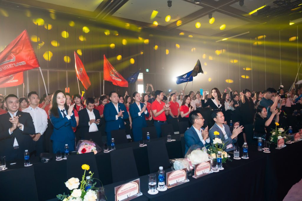 Nearly 500 sales warriors ignite the launch event of GIA by KITA ...